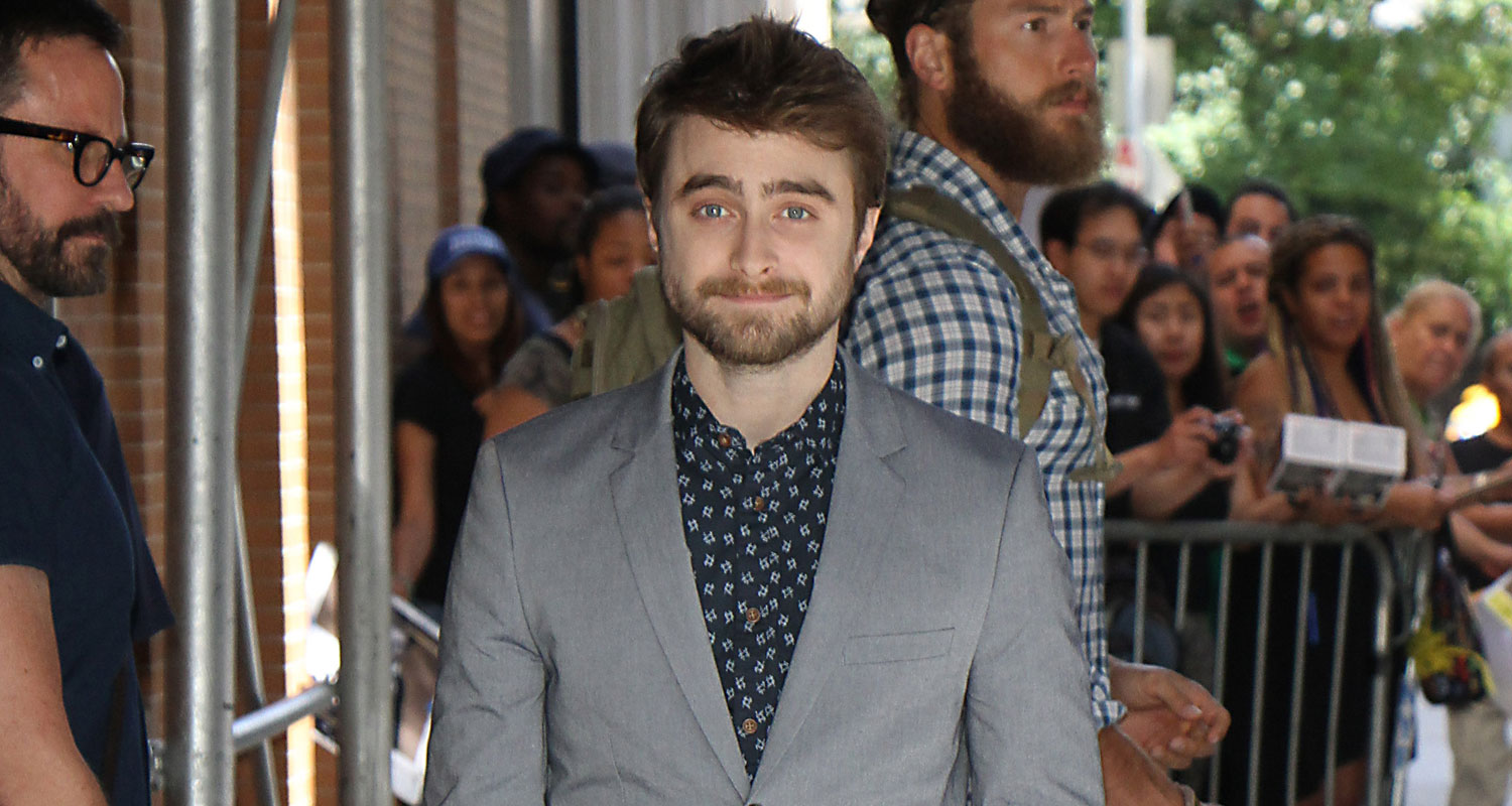 Daniel Radcliffe Tries to Bore the Press Into Not Caring About His ...