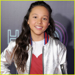 VIDEO: School of Rock’s Breanna Yde Covers ‘Say You Won’t Let Me Go ...