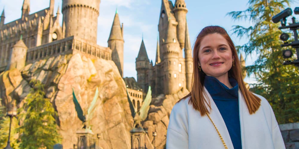Bonnie Wright Wears Harry Potter’s Sorting Hat! | Bonnie Wright ...