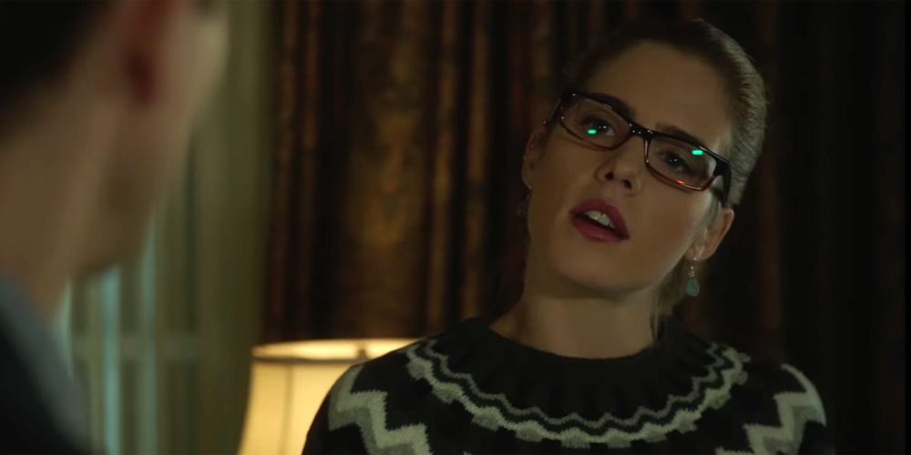 Felicity Puts Her Hacking Hat on in Russia on Tonight’s ‘Arrow’ | Arrow ...
