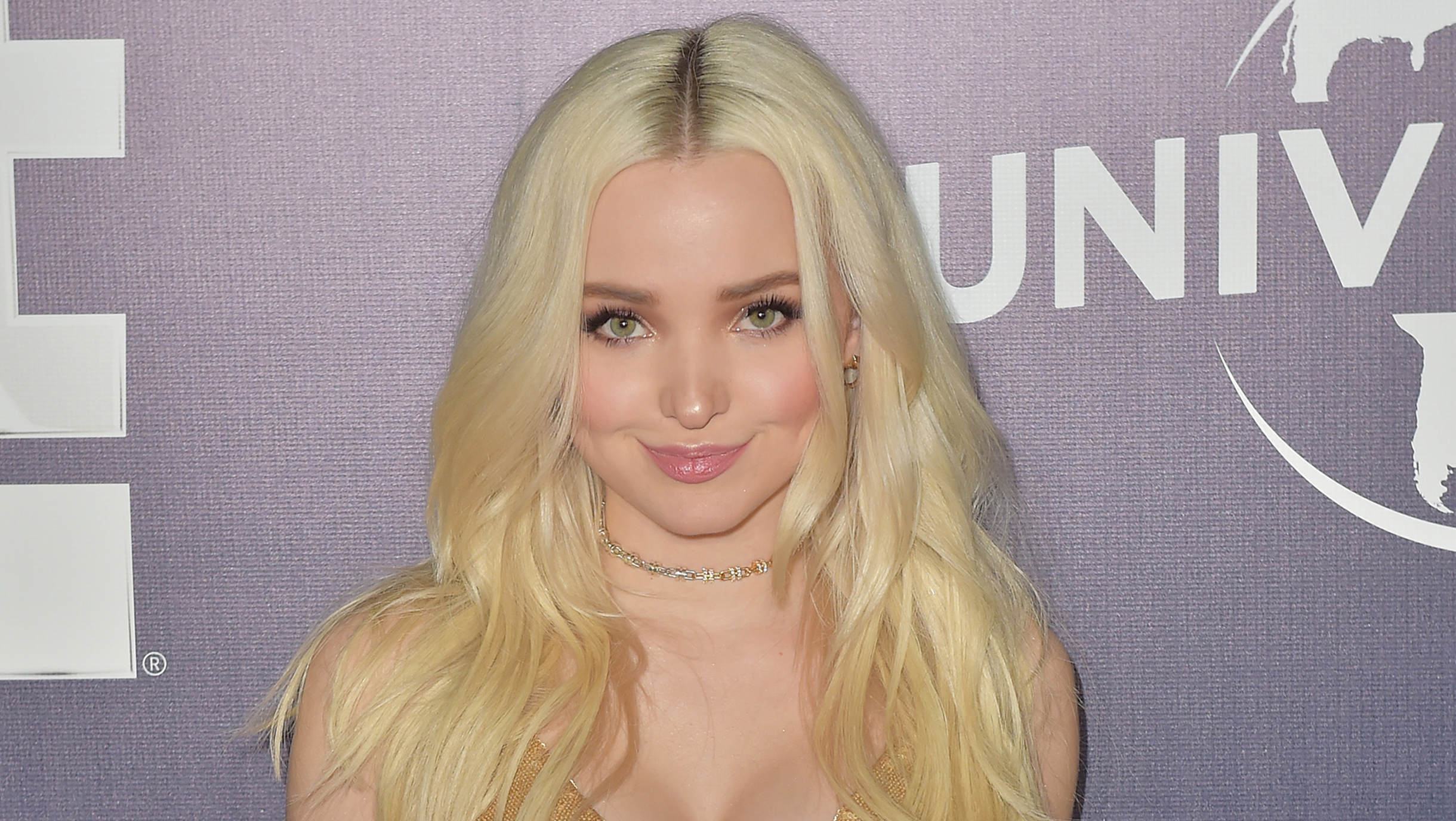 Dove Cameron Is Taking A Social Media Break Dove Cameron Just Jared Jr