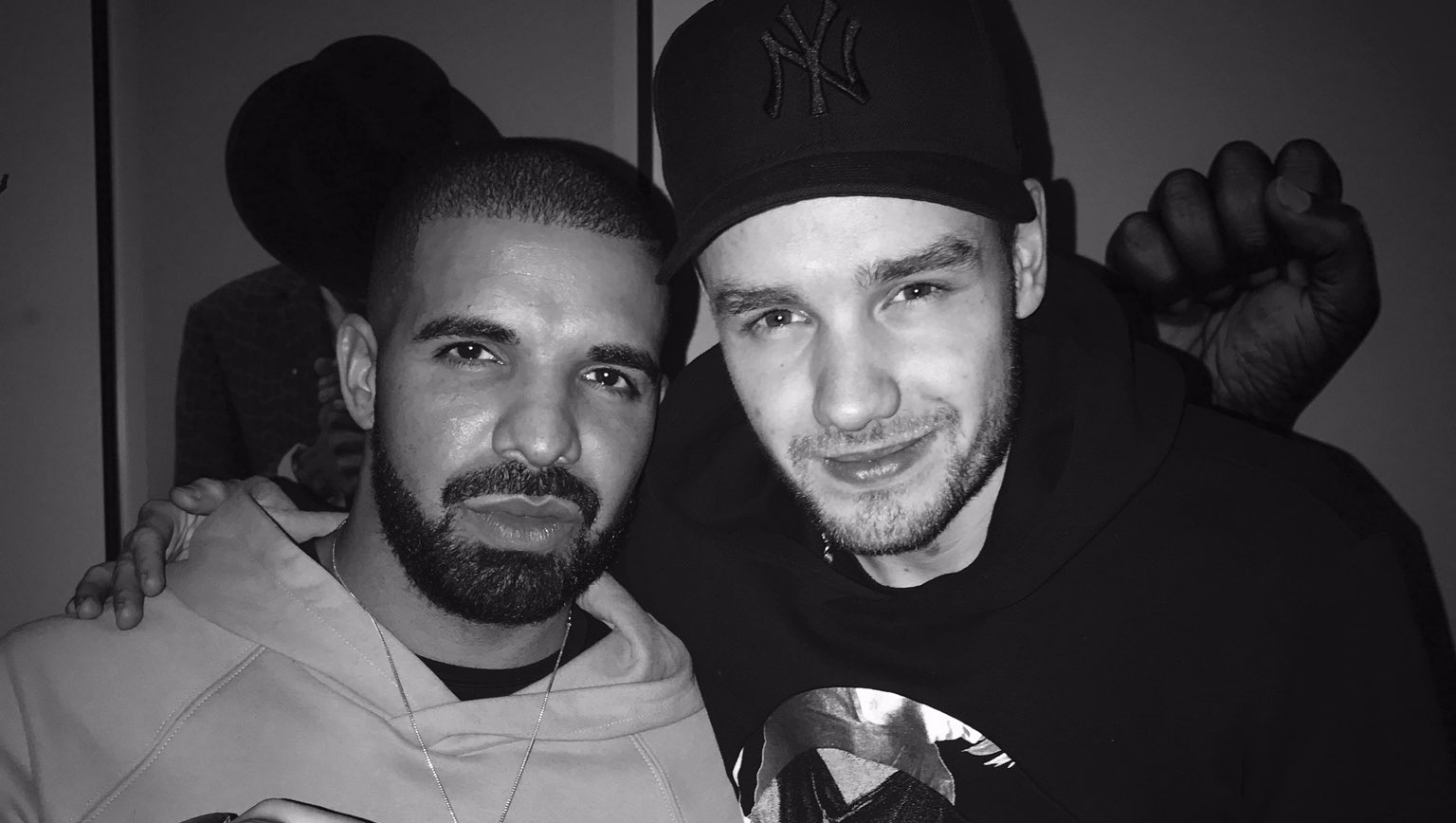 Liam Payne Buddies Up With Rapper Drake | Drake, Liam Payne | Just ...