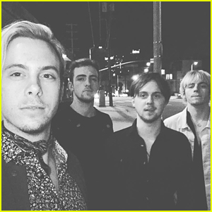 Ross Lynch Officially Has Bangs! See The R5 Guys’ New Hairstyles ...