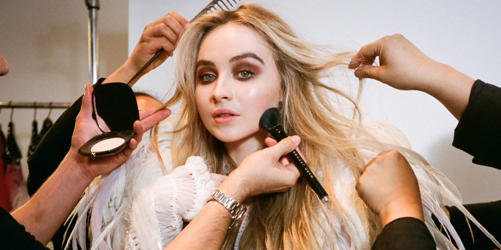 Sabrina Carpenter Models 6 Chic Looks in 10 Seconds for Marc Jacobs ...