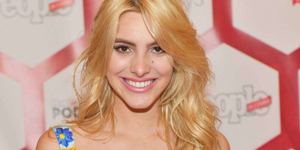Lele Pons Rocks Bright & Colorful Look at People En Espanol’s Most ...