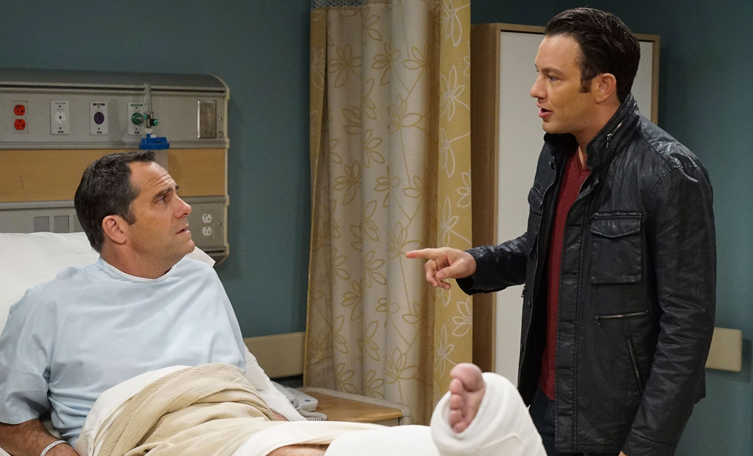 Josh Comes Face-to-Face With His Father on Tonight’s ‘Young & Hungry ...
