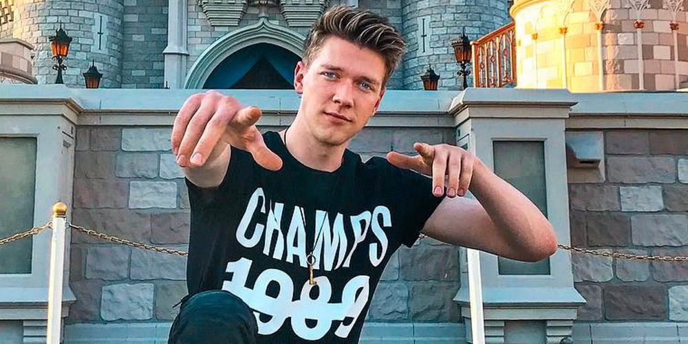 Collins Key Hits 1 Million Instagram Followers After Celebrating 21st ...