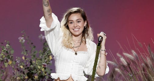 Miley Cyrus Hits the Stage to Perform ‘Malibu’ on ‘The Voice’! | Miley ...