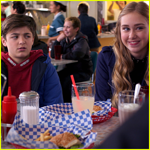 ‘Andi Mack’ Season Finale Sneak Peek: Jonah Beck Is Interested In Andi ...