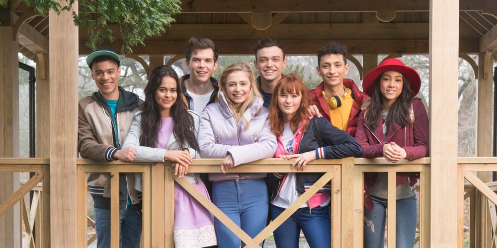 Thomas Doherty Duets With Sophie Simnett on ‘The Lodge’s New Album ...