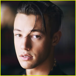Cameron Dallas Might Dye His Hair Pink! | Cameron Dallas | Just Jared Jr.