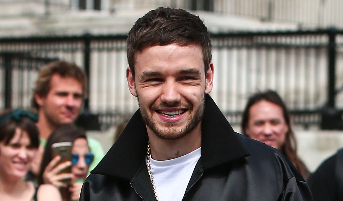 Liam Payne Surprises Fans in London with Impromptu Show! | Liam Payne ...