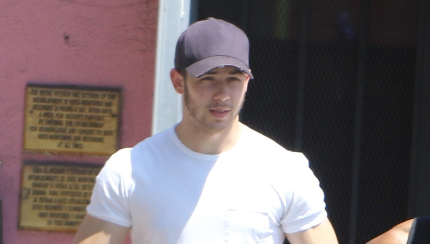 Nick Jonas Flaunts His Bulging Arm Muscles Post-Workout | Nick Jonas ...