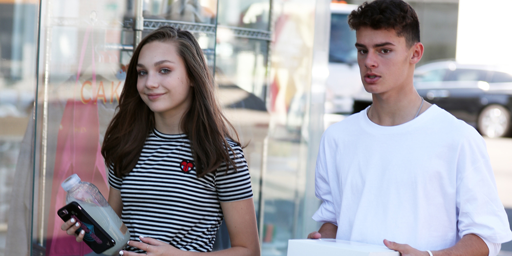 Maddie Ziegler & Boyfriend Jack Kelly Make A Cake Together | Jack Kelly ...