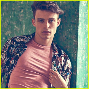 This is ‘Descendants 2′ Star Thomas Doherty’s Weirdest Habit | Thomas ...