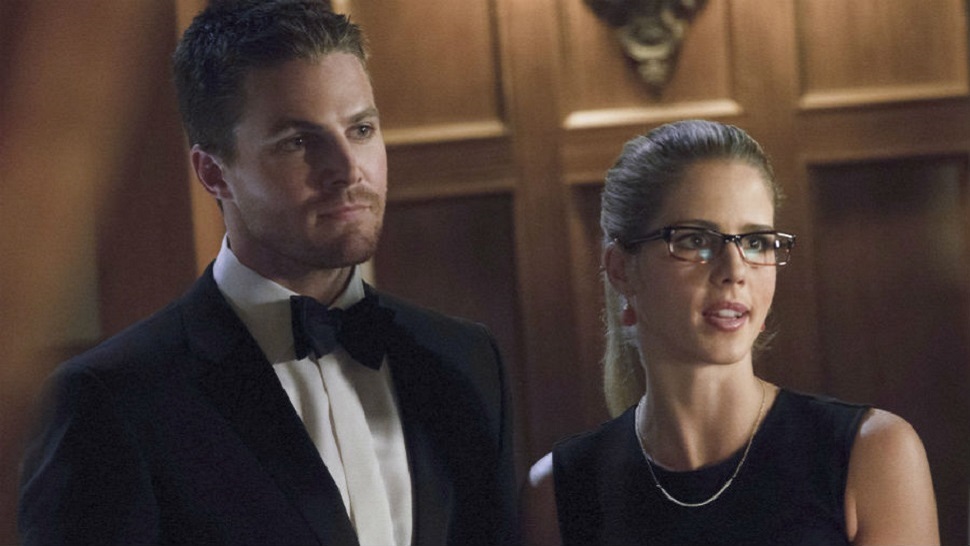 Stephen Amell Visits The Olicity Bench Fans Dedicated To The ‘Arrow ...