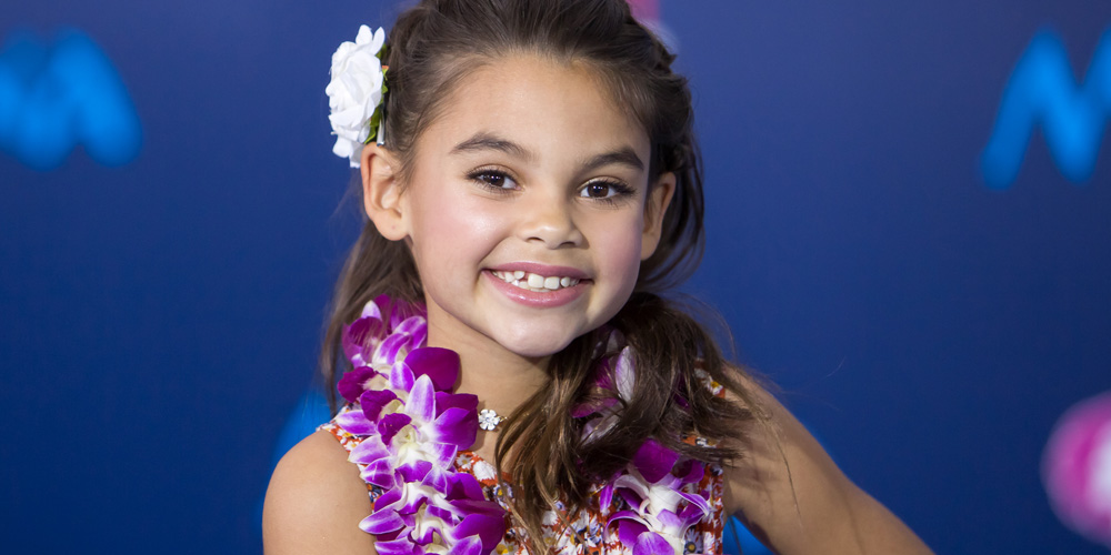 ‘Stuck in the Middle’s Ariana Greenblatt Joins ‘The One & Only Ivan ...