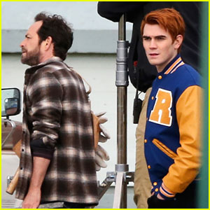 KJ Apa Films New Scenes With ‘Riverdale’ Dad Luke Perry | KJ Apa, Luke ...