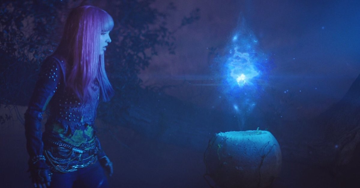 ‘Descendants’ Fans Have Really Good Theories Of Who Could Be Mal’s Dad ...