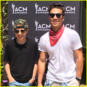 Country Duo CB30 Takes Fans Behind-the-Scenes of Their Stagecoach ...