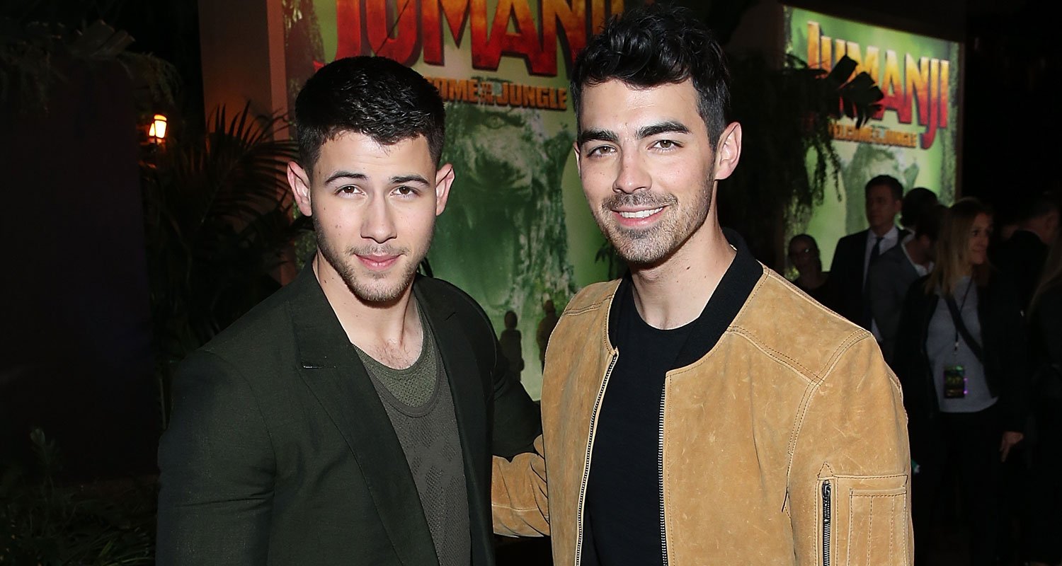 Nick & Joe Jonas Reunite For ‘Lovebug’ Performance – Watch Now! | Joe ...