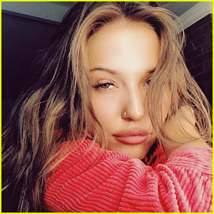 Lennon Stella Debuts Acoustic Version Of ‘Like Everybody Else’ Video ...