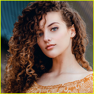 ‘Boss Cheer’ Star Sofie Dossi Shares 10 Fun Facts About Herself | 10 Fun Facts, Exclusive, Sofie ...
