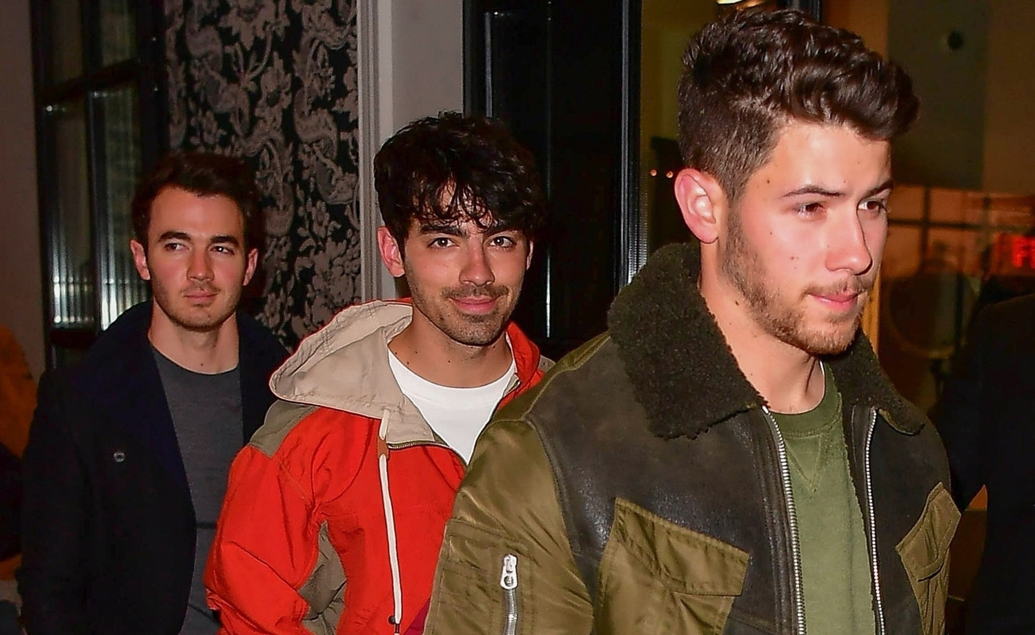Nick, Joe, & Kevin Jonas Get Dinner Before New Song Release! | Joe ...