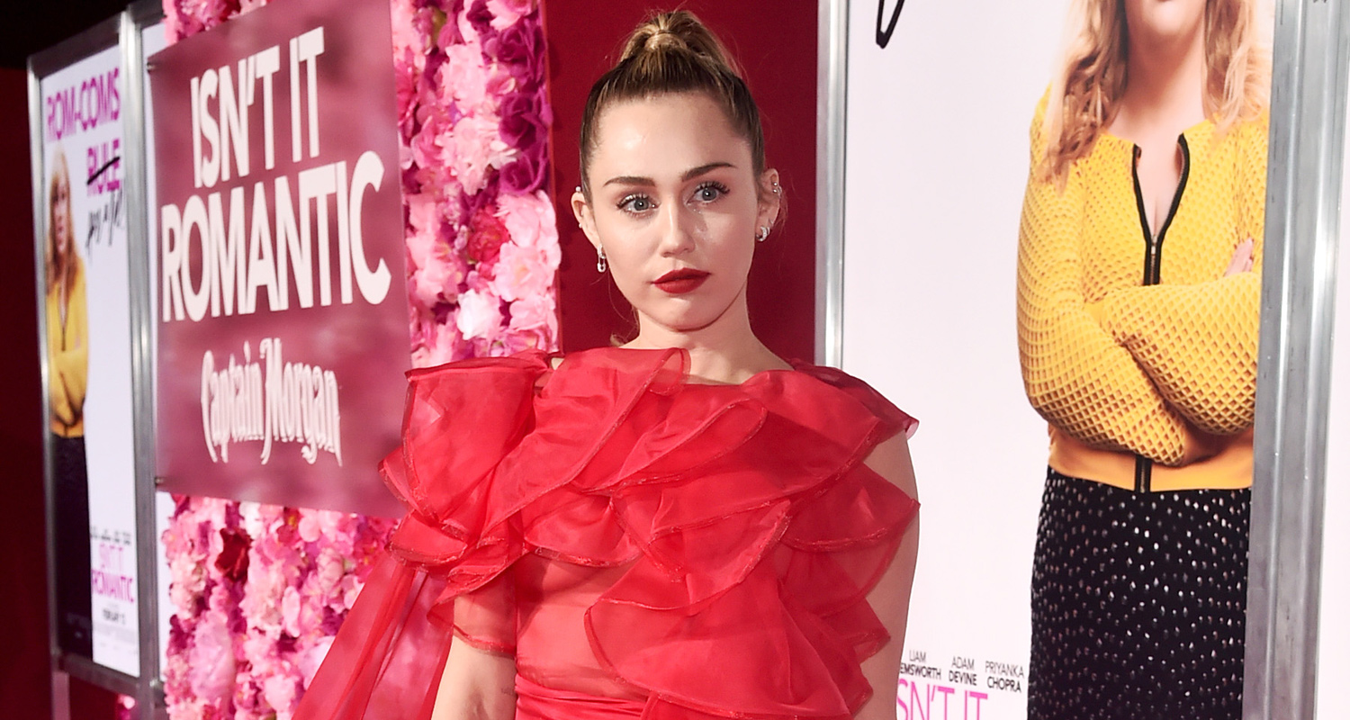Miley Cyrus Explains Liam Hemsworths Hospitalization After ‘isnt It