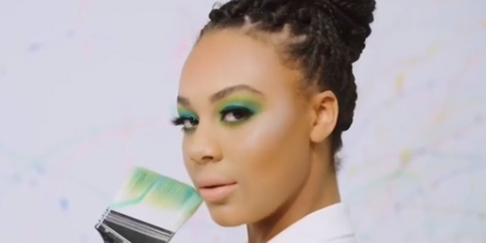Nia Sioux Makes ‘Moves’ With James Charles’ New Makeup Palette in ...