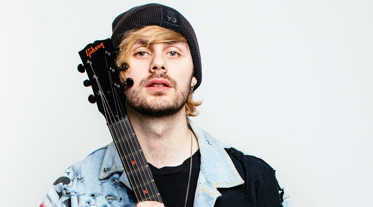 5 Seconds of Summer’s Michael Clifford Creates Own Gibson Signature ...