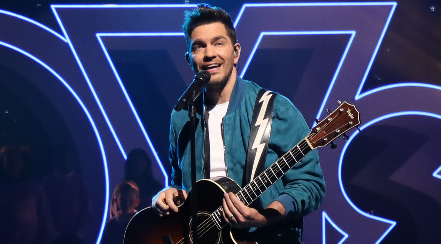 Andy Grammer Performs ‘Don’t Give Up On Me’ at ARDYs 2019 | 2019 Radio ...