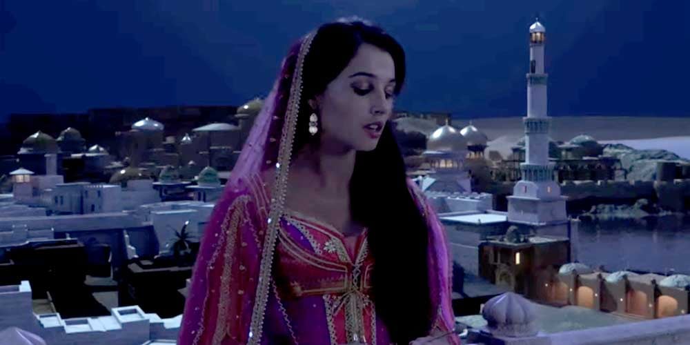 Naomi Scott & Mena Massoud Sing ‘Desert Moon’ In Cut Scene From ...