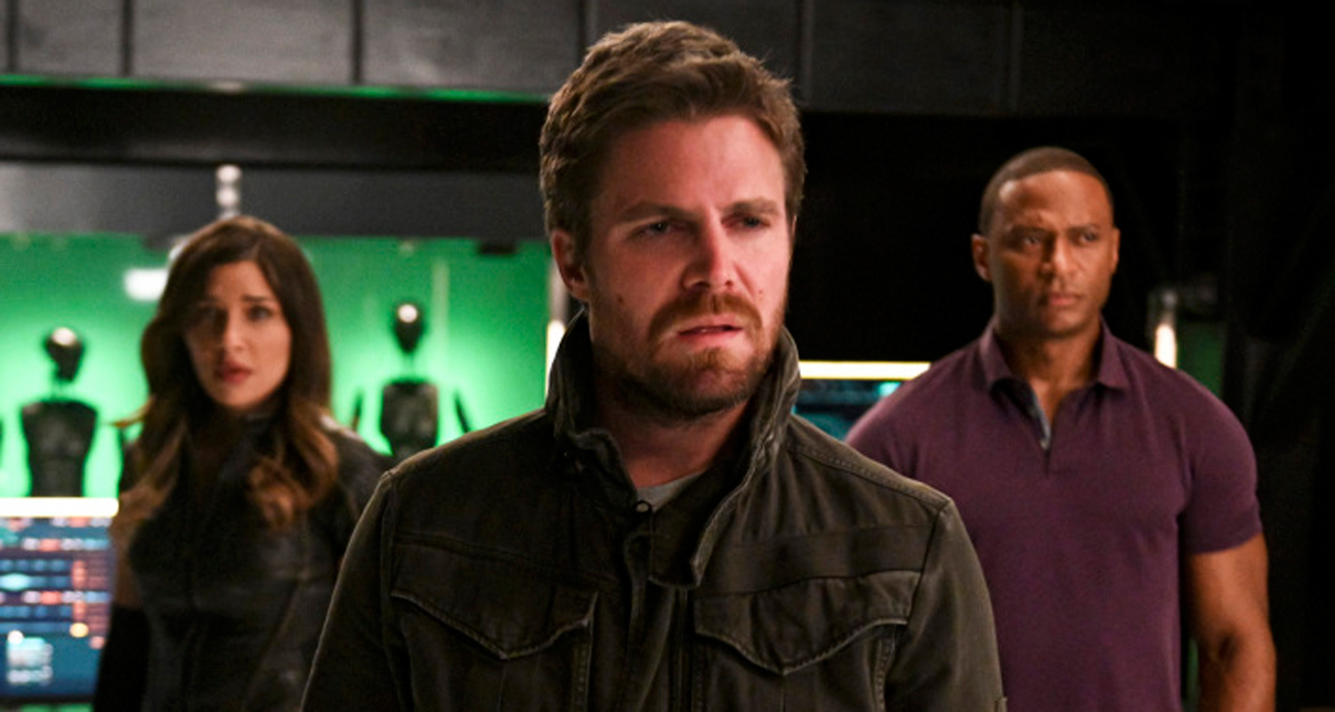 Oliver & Team Arrow Take On a New Deathstroke on ‘Arrow’ Tonight ...