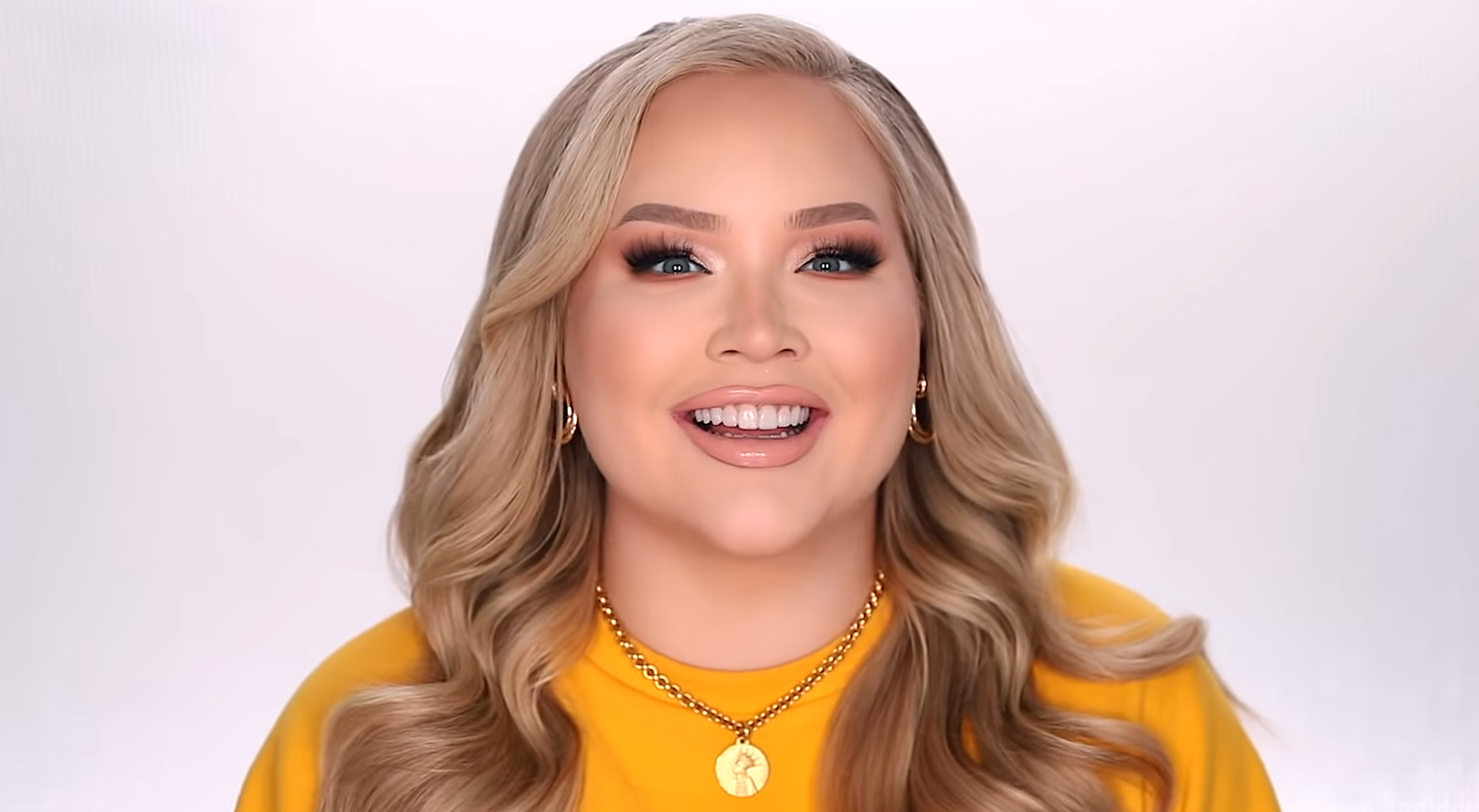 NikkieTutorials Comes Out as Transgender in Emotional YouTube Video ...