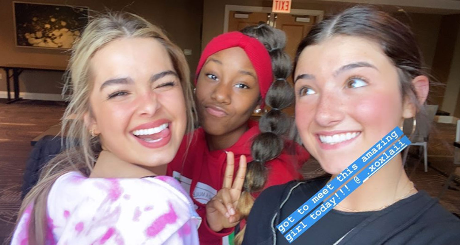 Charli D’Amelio & Addison Easterlin Perform Original ‘Renegade’ Dance ...