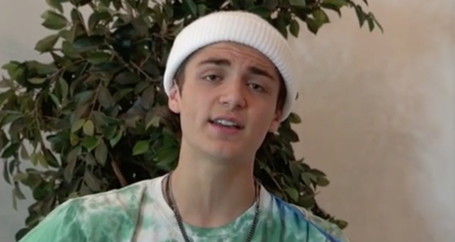 Asher Angel Performs ‘All Day’ Acoustic at Kids’ Choice Awards 2020 ...