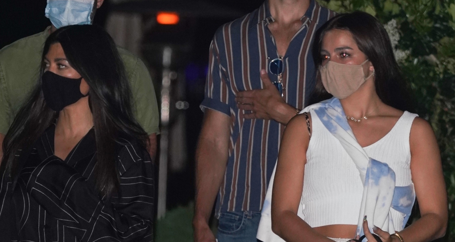 Addison Rae Joins Kourtney Kardashian & Friends For Dinner In Malibu ...