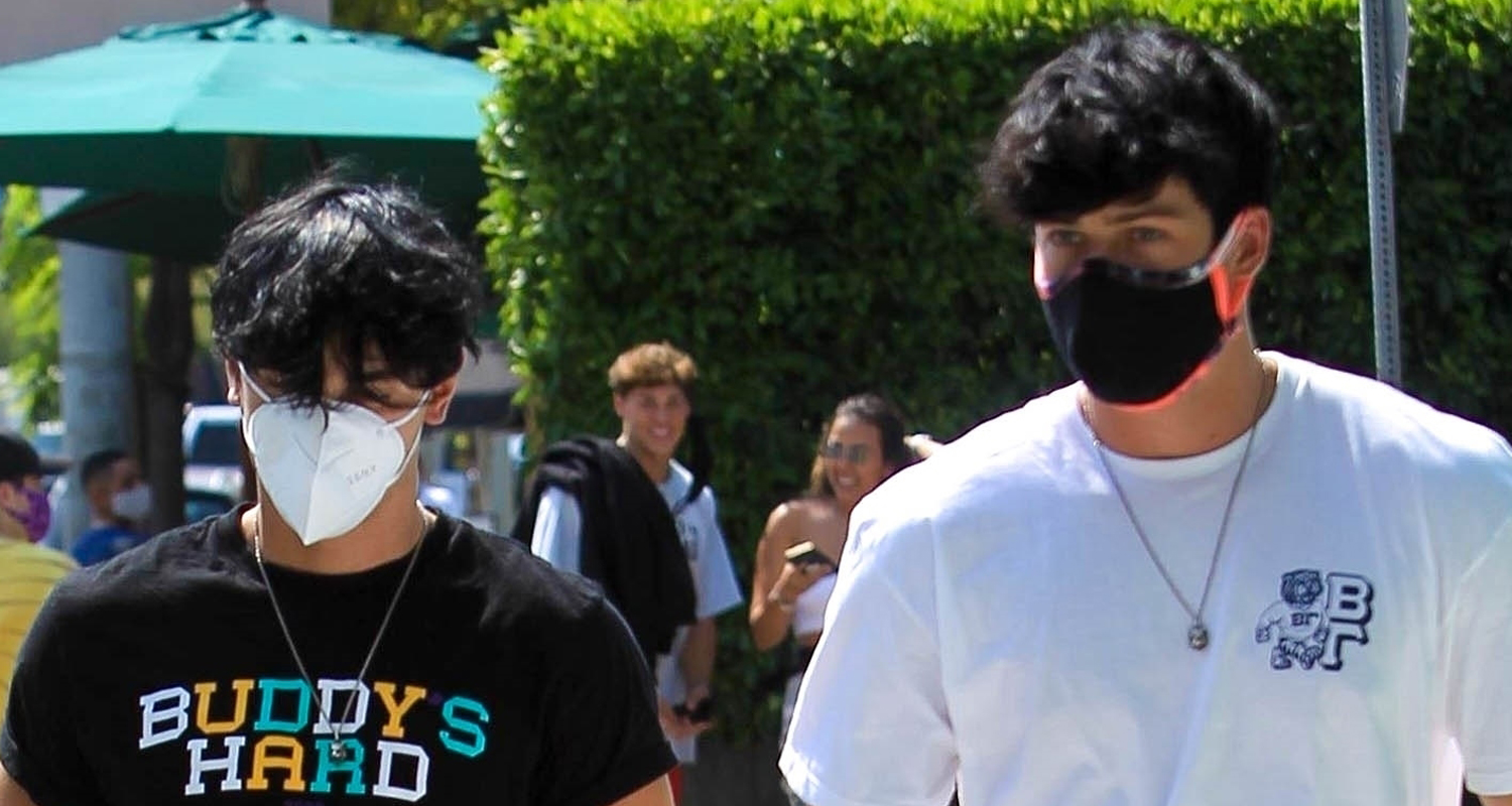 Bryce Hall, Blake Gray & Noah Beck Eat Out in WeHo After Power Gets ...