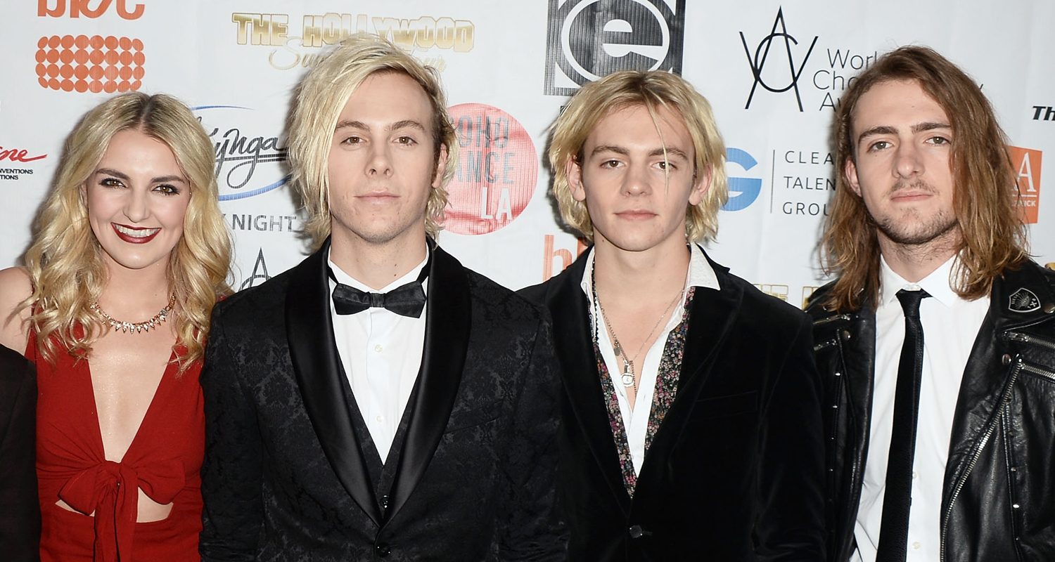 R5 Performed at Rydel Lynch’s Arizona Wedding Ceremony! | R5, Riker ...