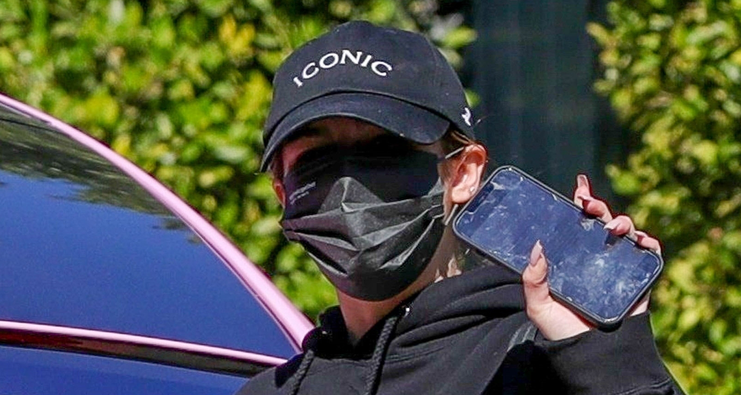 Addison Rae Sends a Message About Anxiety With Her Hoodie | Addison Rae ...