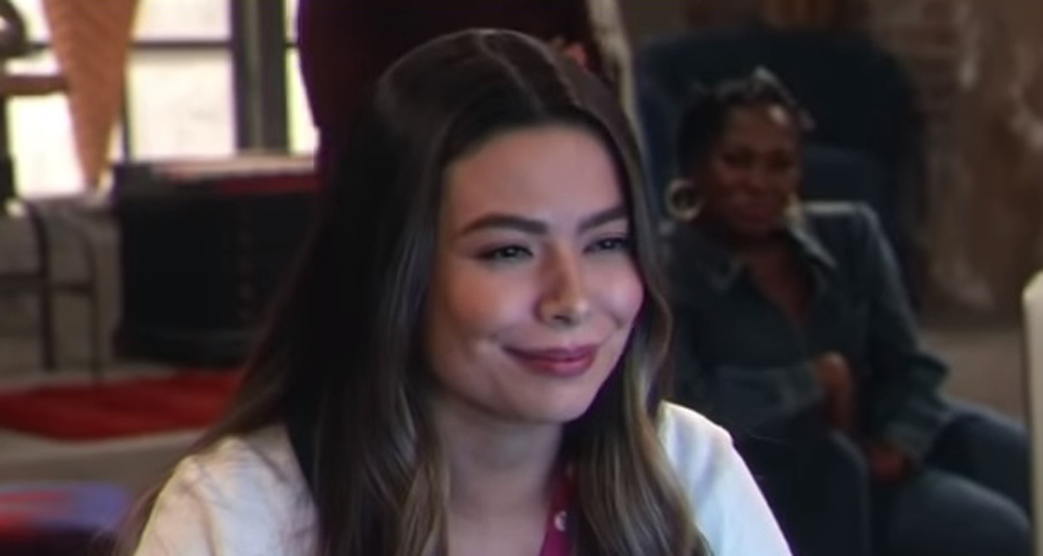 Miranda Cosgrove Recreates Iconic Meme In New ‘iCarly’ Opening Theme ...