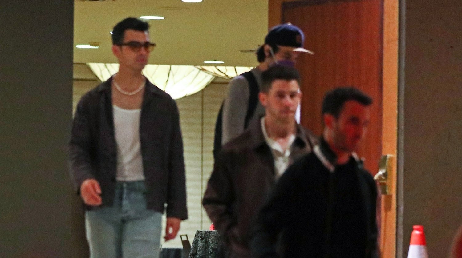 Jonas Brothers Spotted After Working on New Project | Joe Jonas, Jonas ...