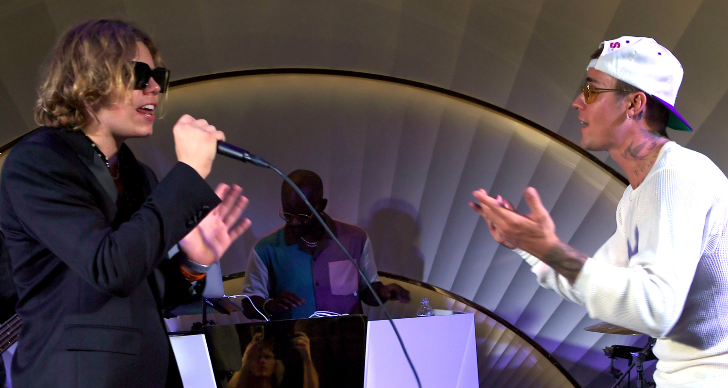 Justin Bieber & The Kid LAROI Perform at Delilah Las Vegas Grand ...