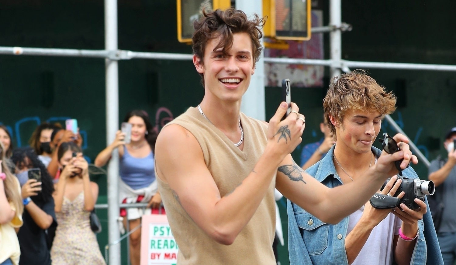Shawn Mendes Is Surrounded By Fans in These NYC Photos! | Shawn Mendes ...