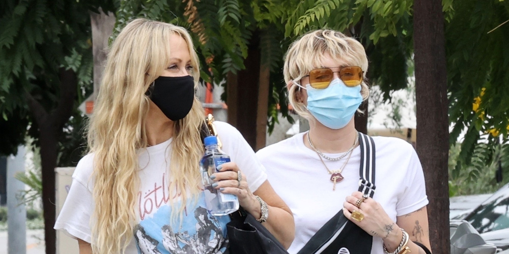 Miley Cyrus Shops For Furniture With Mom Tish | Miley Cyrus, Tish Cyrus ...
