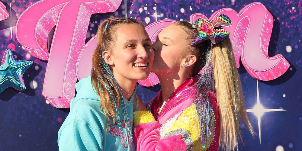 JoJo Siwa Makes Red Carpet Debut With Girlfriend Kylie Prew at ‘The J ...