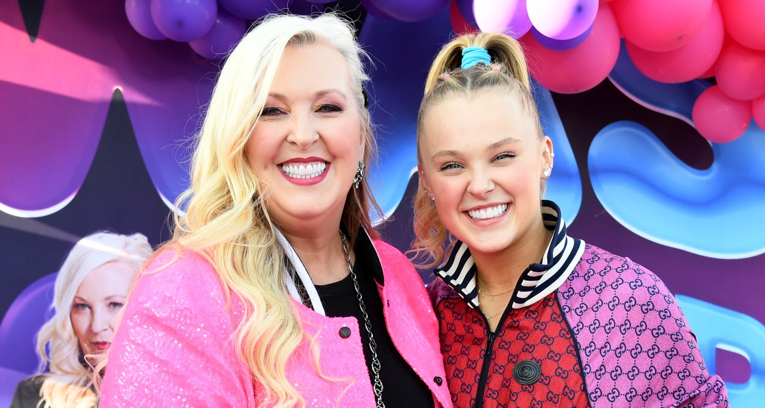 JoJo Siwa & Mom Jessalynn Attend ‘Siwas Dance Pop Revolution’ Premiere ...