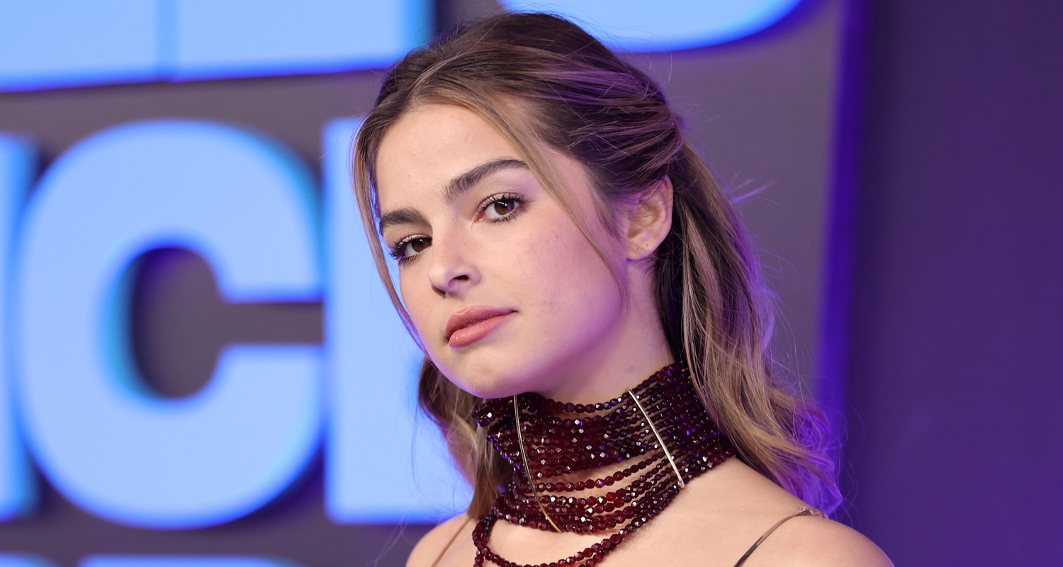 Addison Rae Wears a Beaded Choker at People’s Choice Awards 2021 | 2021 ...