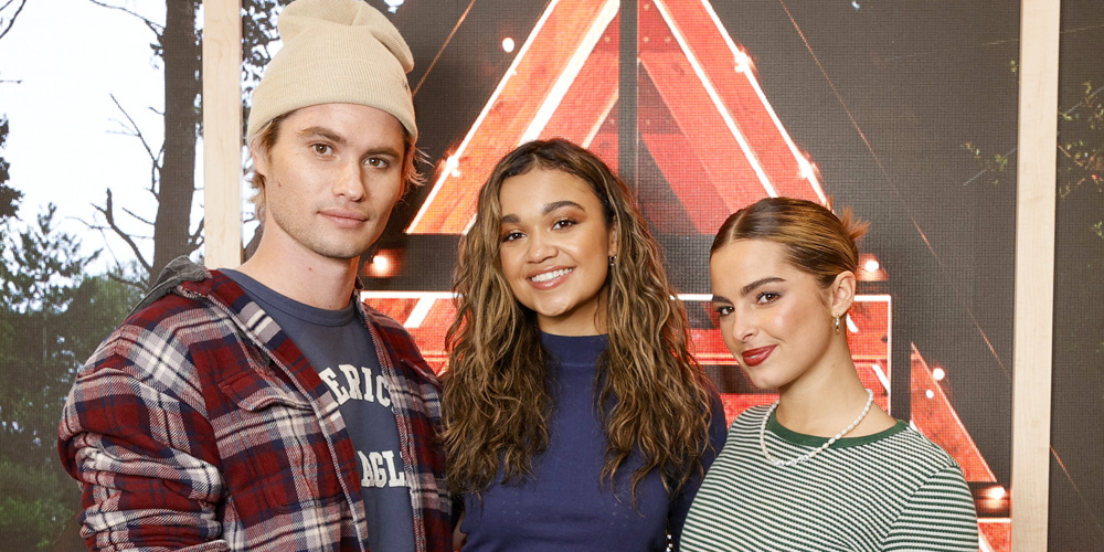 Addison Rae Celebrates The Holiday Season With ‘Outer Banks’ Stars ...